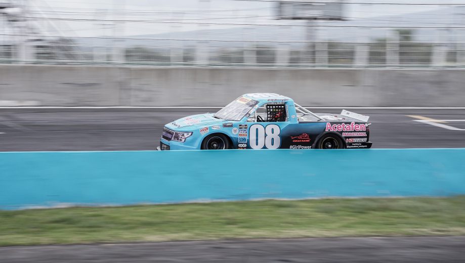 BETTY RAMÍREZ REGRESA A LAS TRUCKS A BORDO DE LA CAMIONETA #8 - NASCAR ...