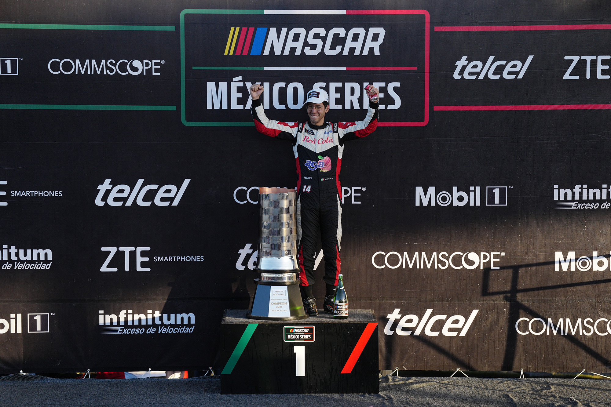 AGA RACING TEAM Y ALEX DE ALBA JR., CAMPEONES DE NASCAR MÉXICO SERIES ...